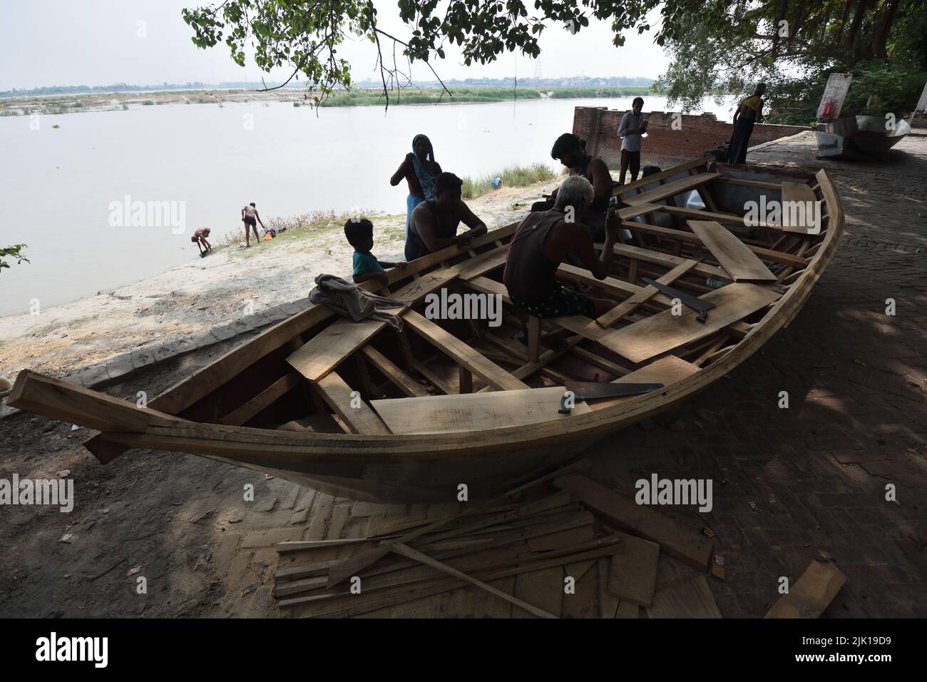 Desi boat making at the Guptar Ghat or Narayan Ghat area along the ...