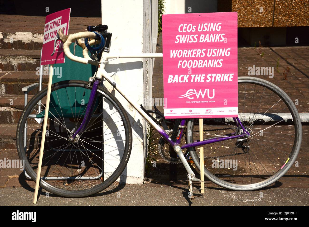 CWU Communication Workers Union strike outside BT offices in Kingston ...