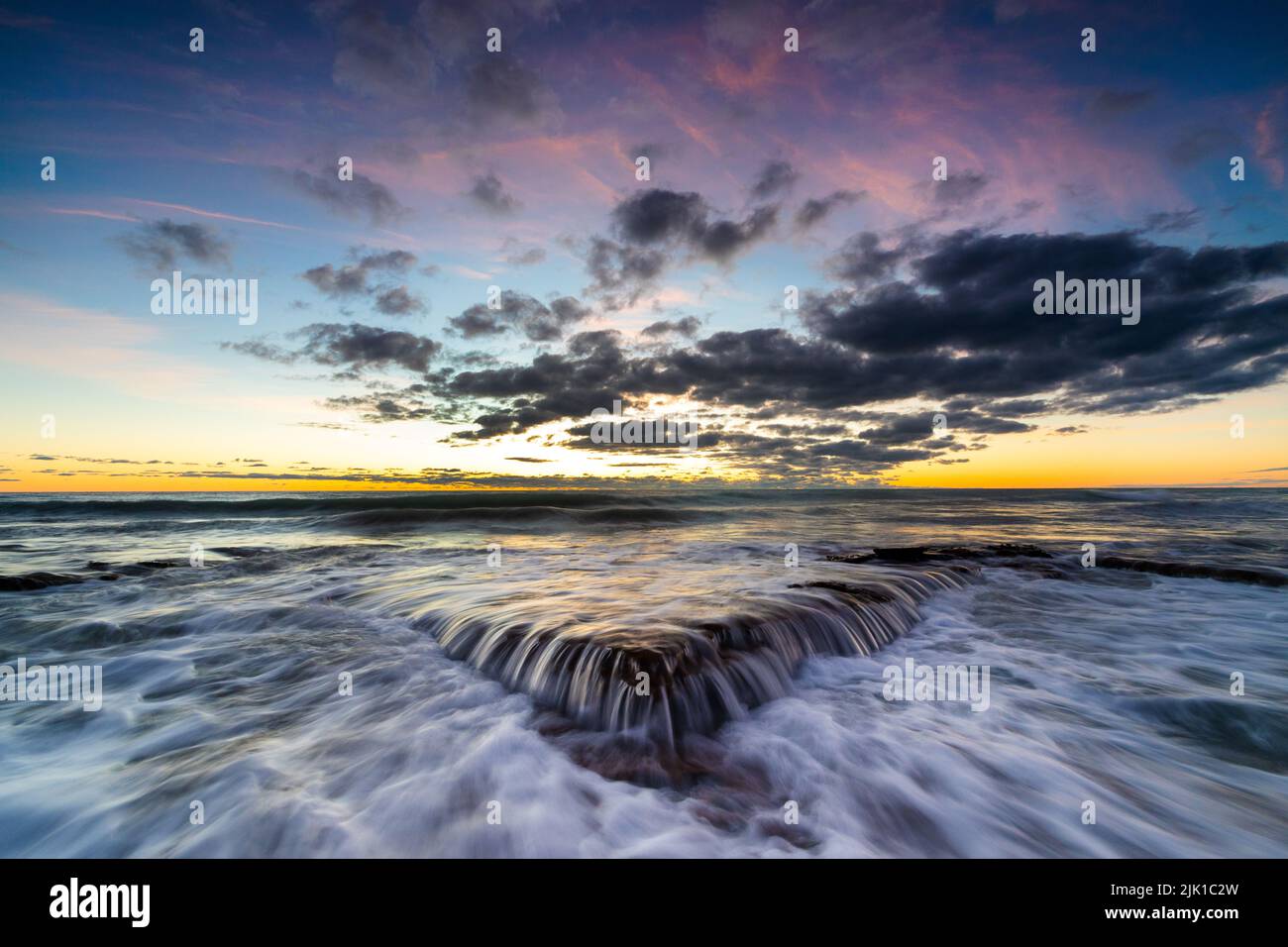 Beautiful sky and sunset at Cable beach in Broome, Western Australia ...