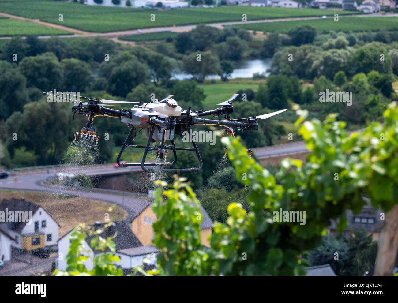 Slope drone hi-res stock photography and images - Alamy