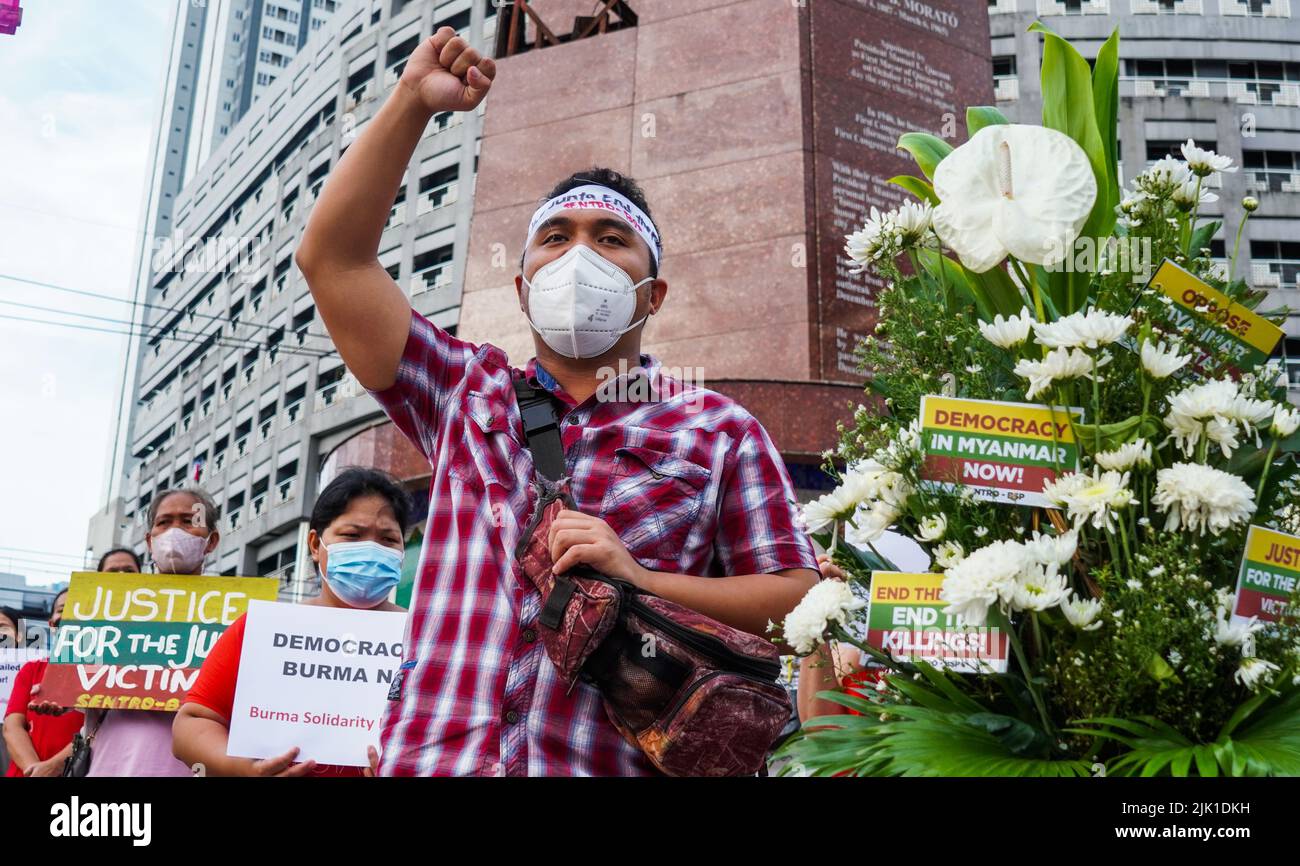 Members of various civil society and solidarity organizations belonging ...