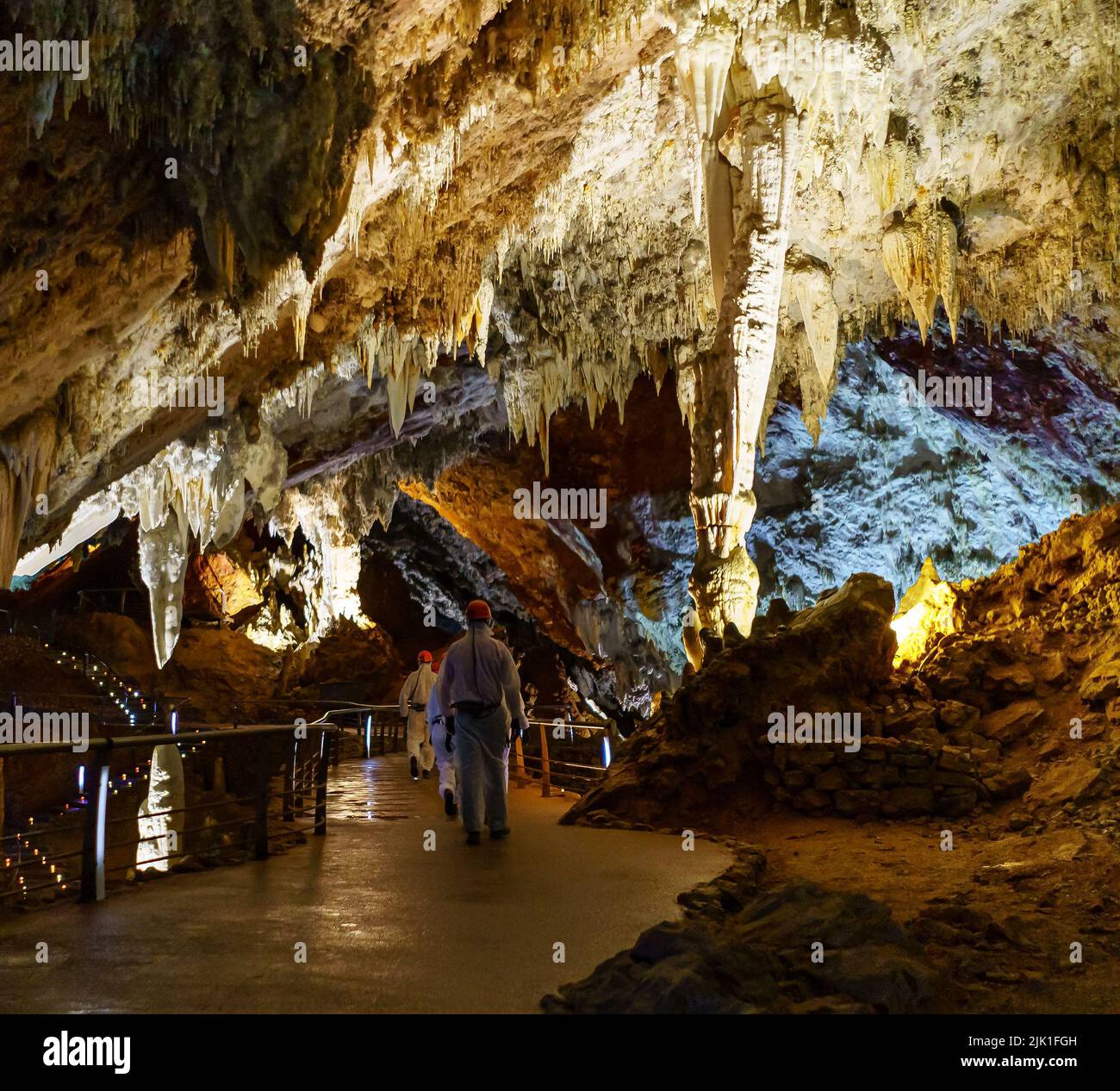 Huge rock cave hi-res stock photography and images - Alamy