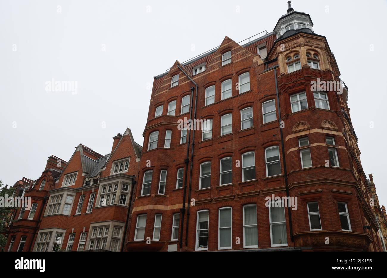 Typical buildings of the Chelsea district in London Stock Photo - Alamy