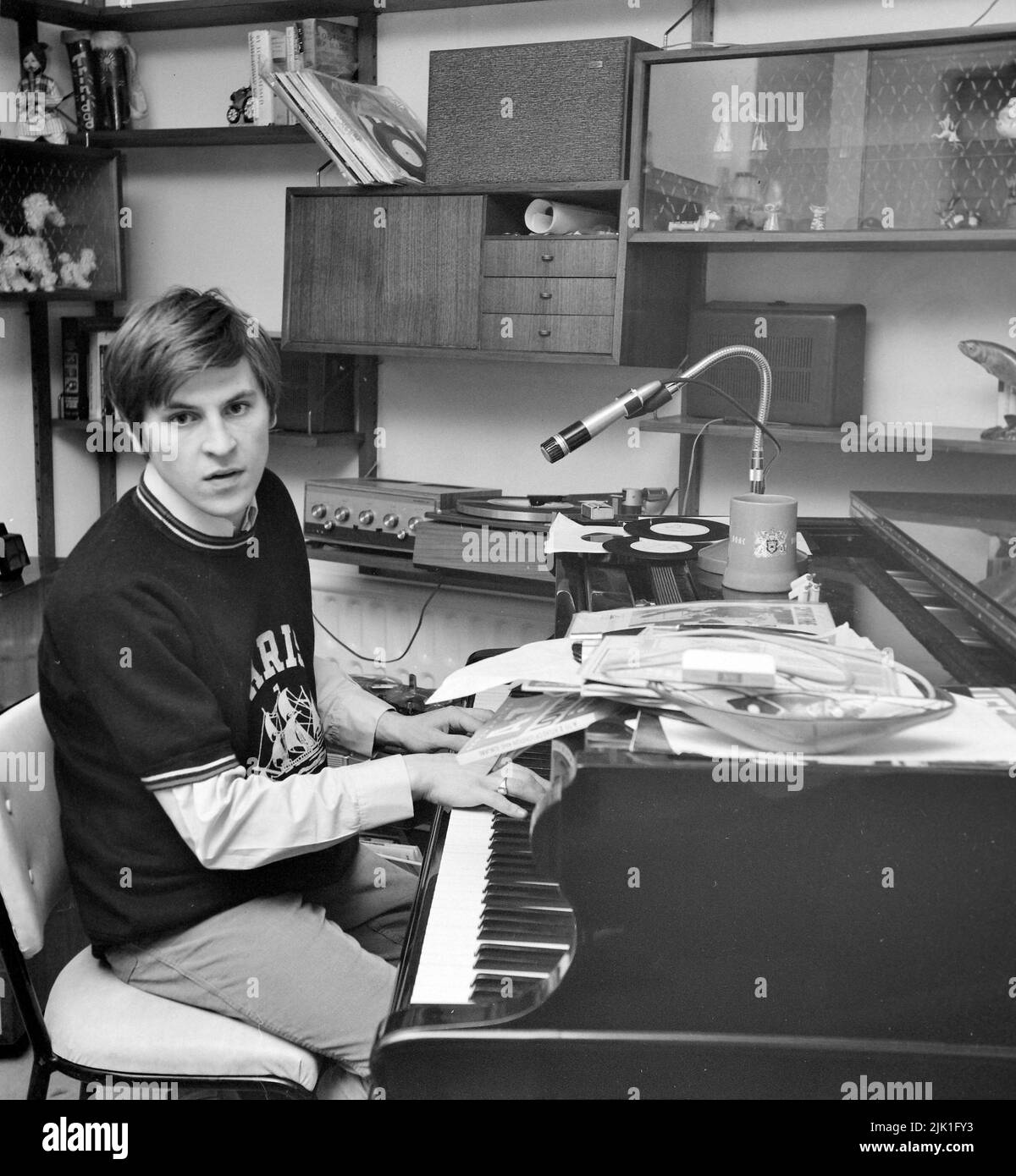 Mews london 1960s hi-res stock photography and images - Alamy