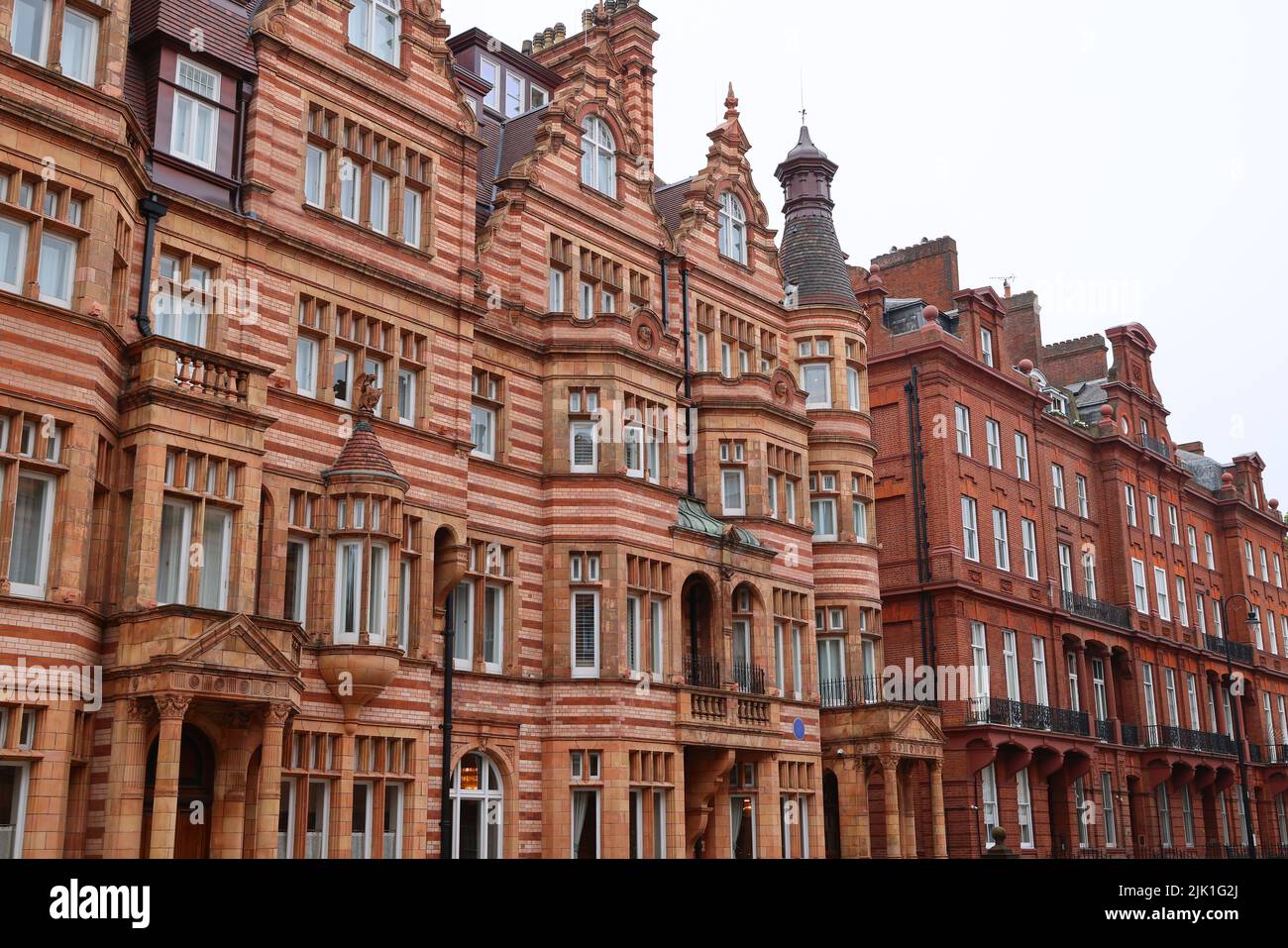 Typical buildings of the Chelsea district in London Stock Photo - Alamy
