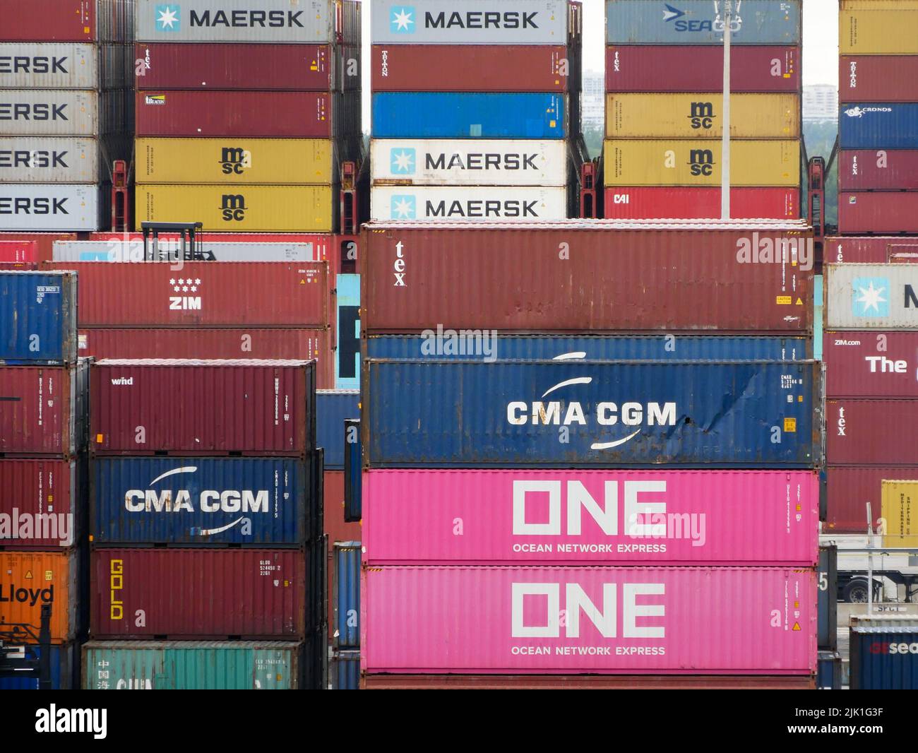 Pile of containers at port of Miami Stock Photo - Alamy