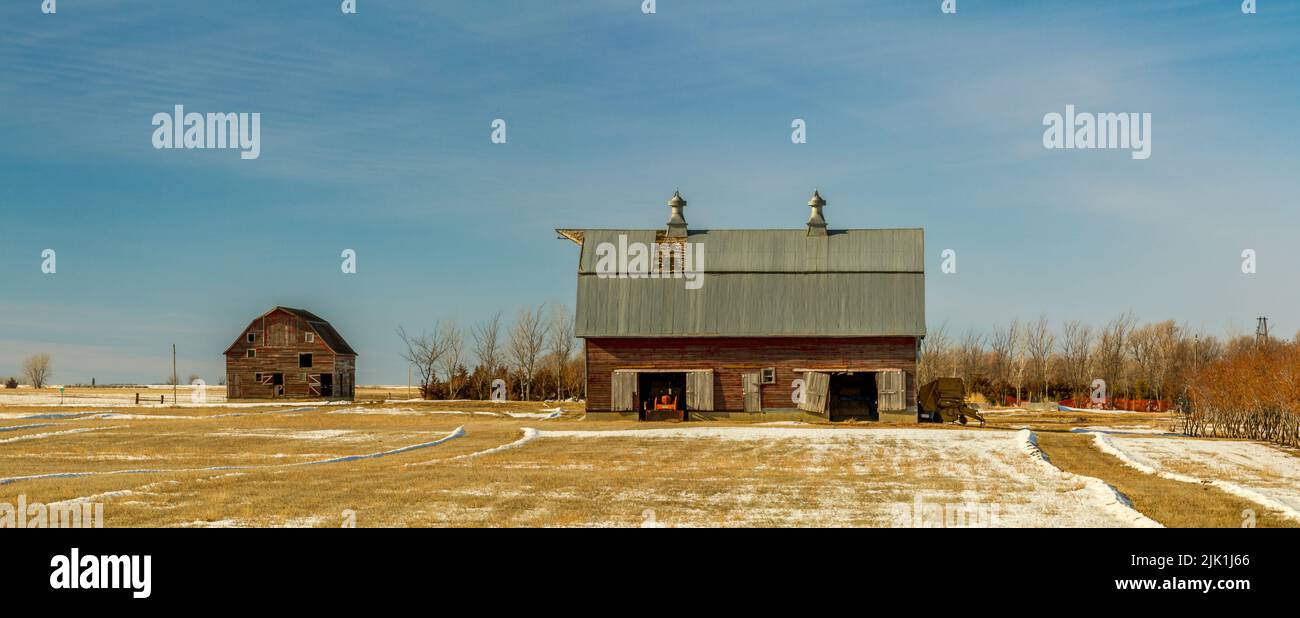 Old Winter Barn Stock Photo - Alamy