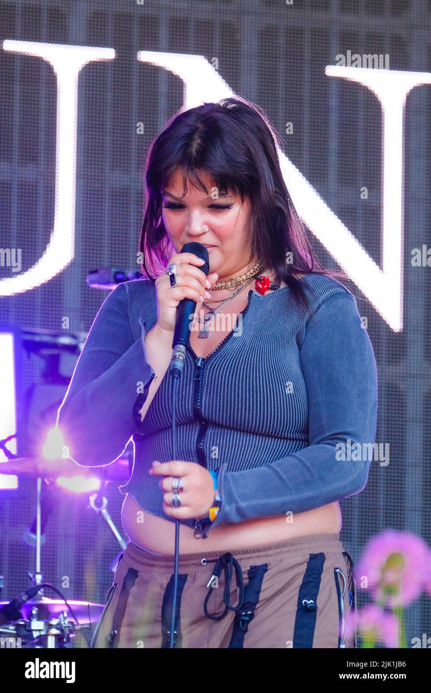 Lola young singer hi-res stock photography and images - Alamy