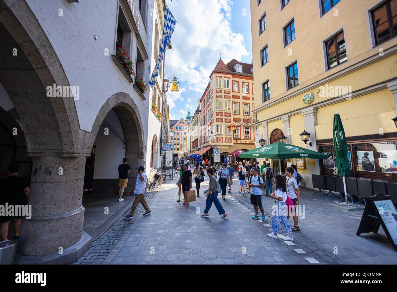 Logo hb hofbrauhaus hi-res stock photography and images - Alamy