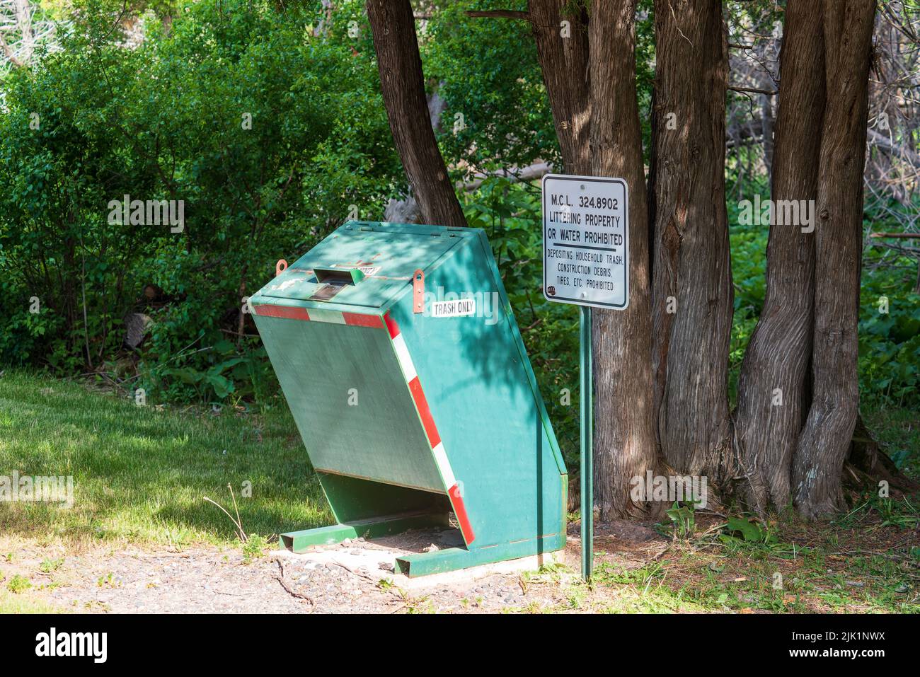Animal proof trash receptacle hi-res stock photography and images - Alamy