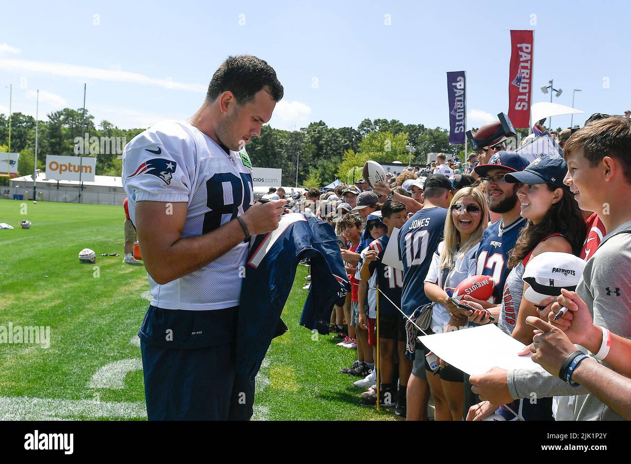 Autograph hunter hi-res stock photography and images - Alamy