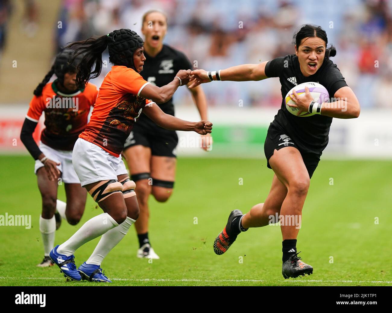 New Zealand's Stacey Fuller and Sri Lanka's Kumari Dilrukshi at ...