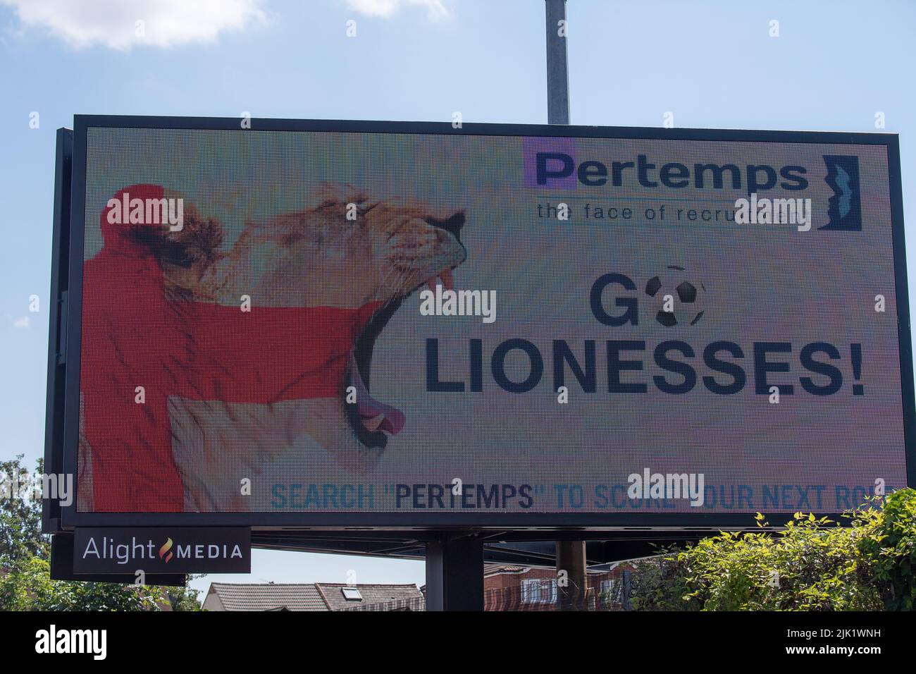 Slough, Berkshire, UK. 29th July, 2022. A recruitment advert in Slough ...