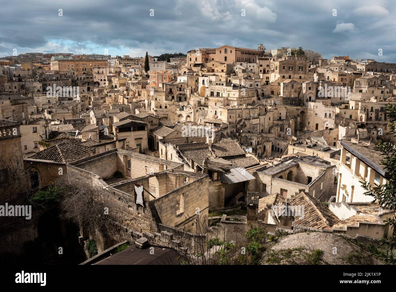 Panoramic view of the famous sassi di matera hi-res stock photography ...