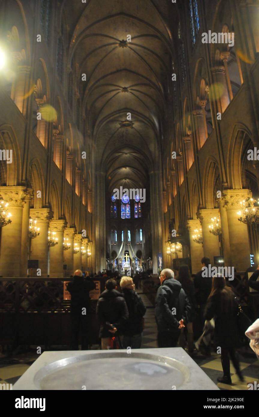 The interior of Notre Dame cathedral Stock Photo - Alamy