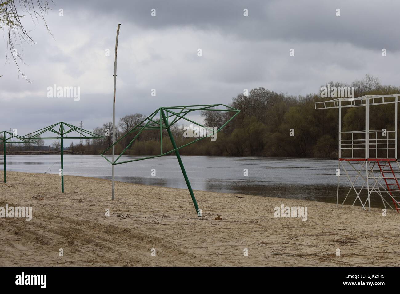 Destroyed infrastructure hi-res stock photography and images - Alamy