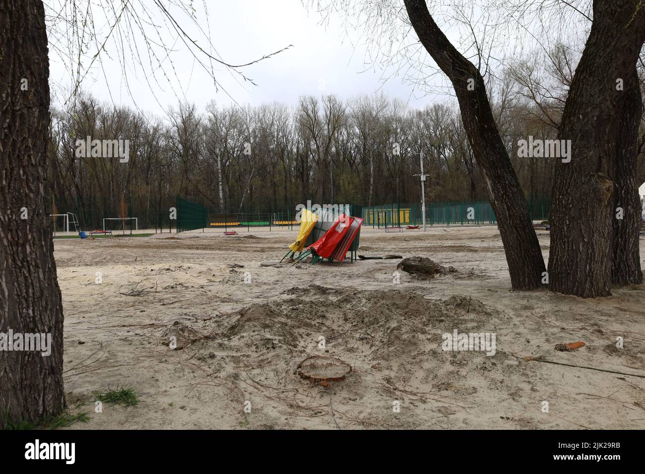 Destroyed infrastructure hi-res stock photography and images - Alamy