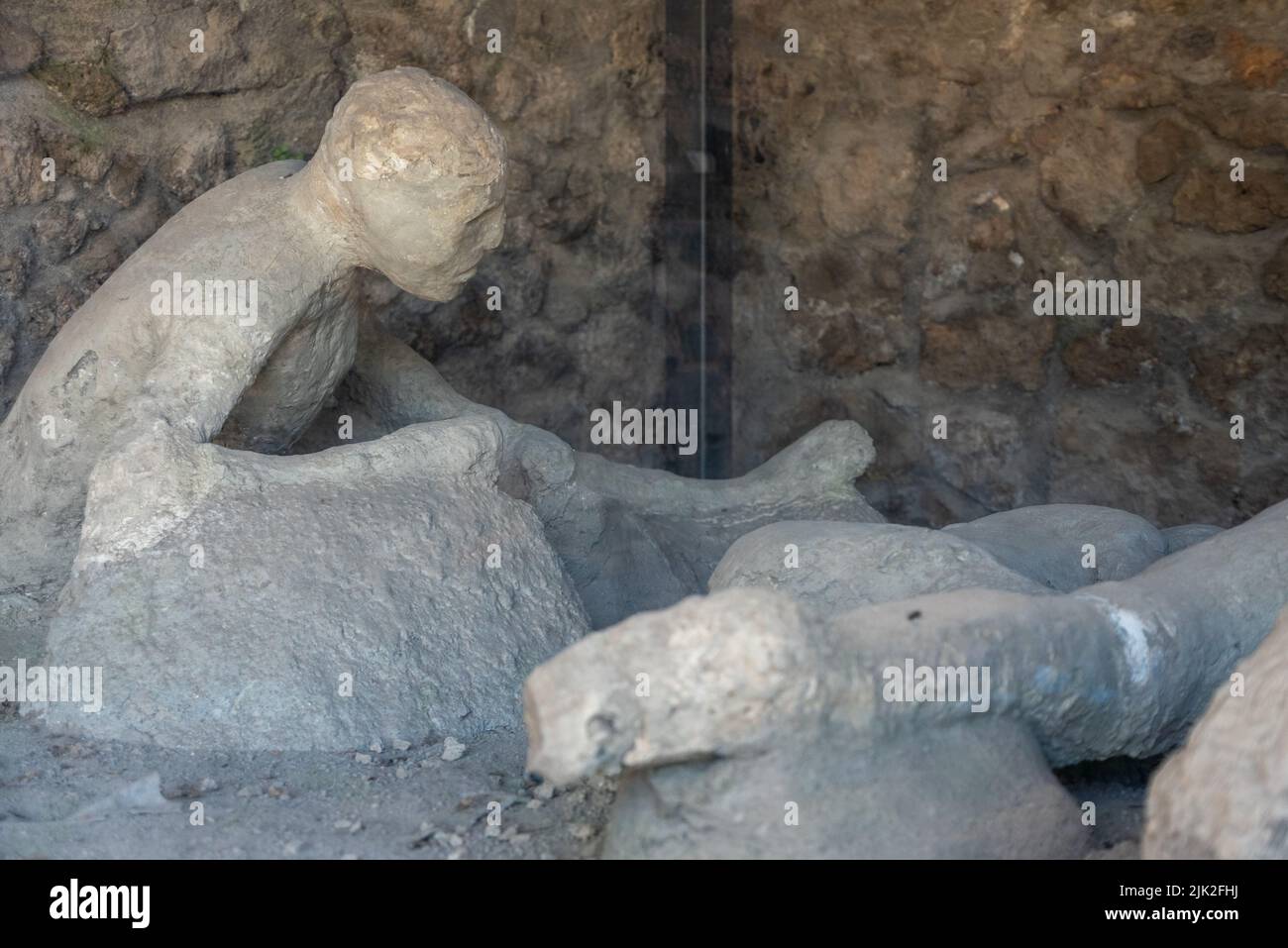 Pompeiian inhabitants petrified in their last situation of life ...