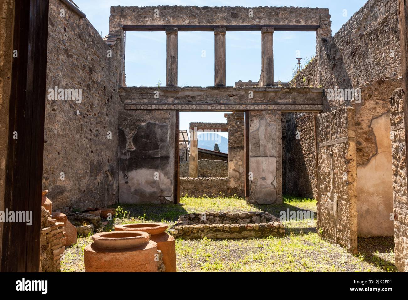 Entrance two an old two-storeyed ancient Roman villa in Pompeii ...