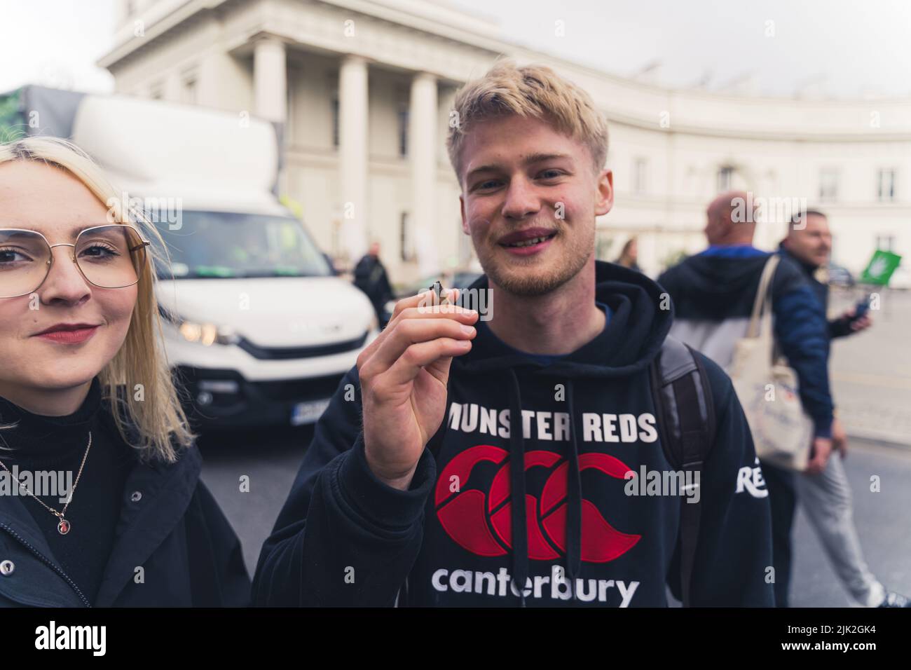 Young people smoking weed hi-res stock photography and images - Alamy