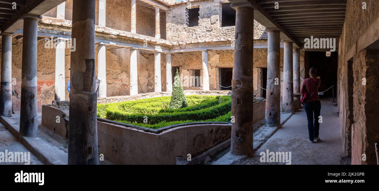 Yard in a typical Roman villa of the ancient Pompeii, Southern Italy ...