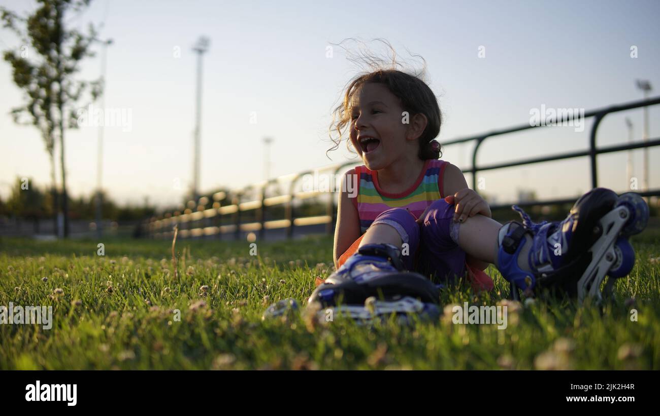 Skater kid hi-res stock photography and images - Alamy