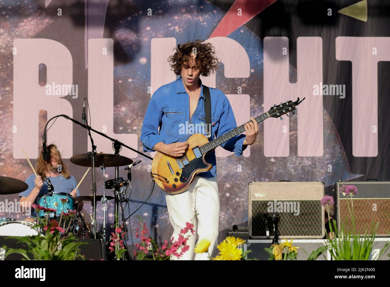 English Indie rock band Razorlight fronted by lead singer and guitarist ...