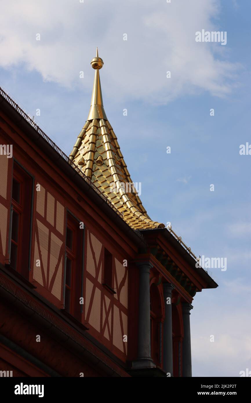 Gold leaf roof hi-res stock photography and images - Alamy