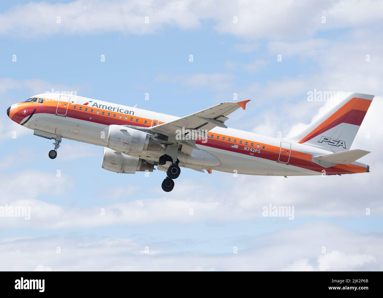 A PSA American Airlines jet takes off from Trudeau airport in Montreal ...