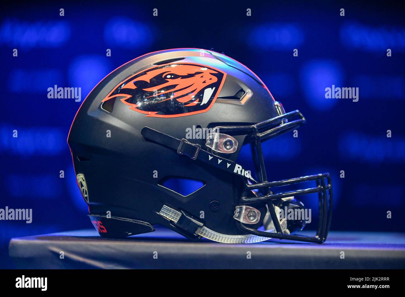 Riddell helmet hi-res stock photography and images - Alamy