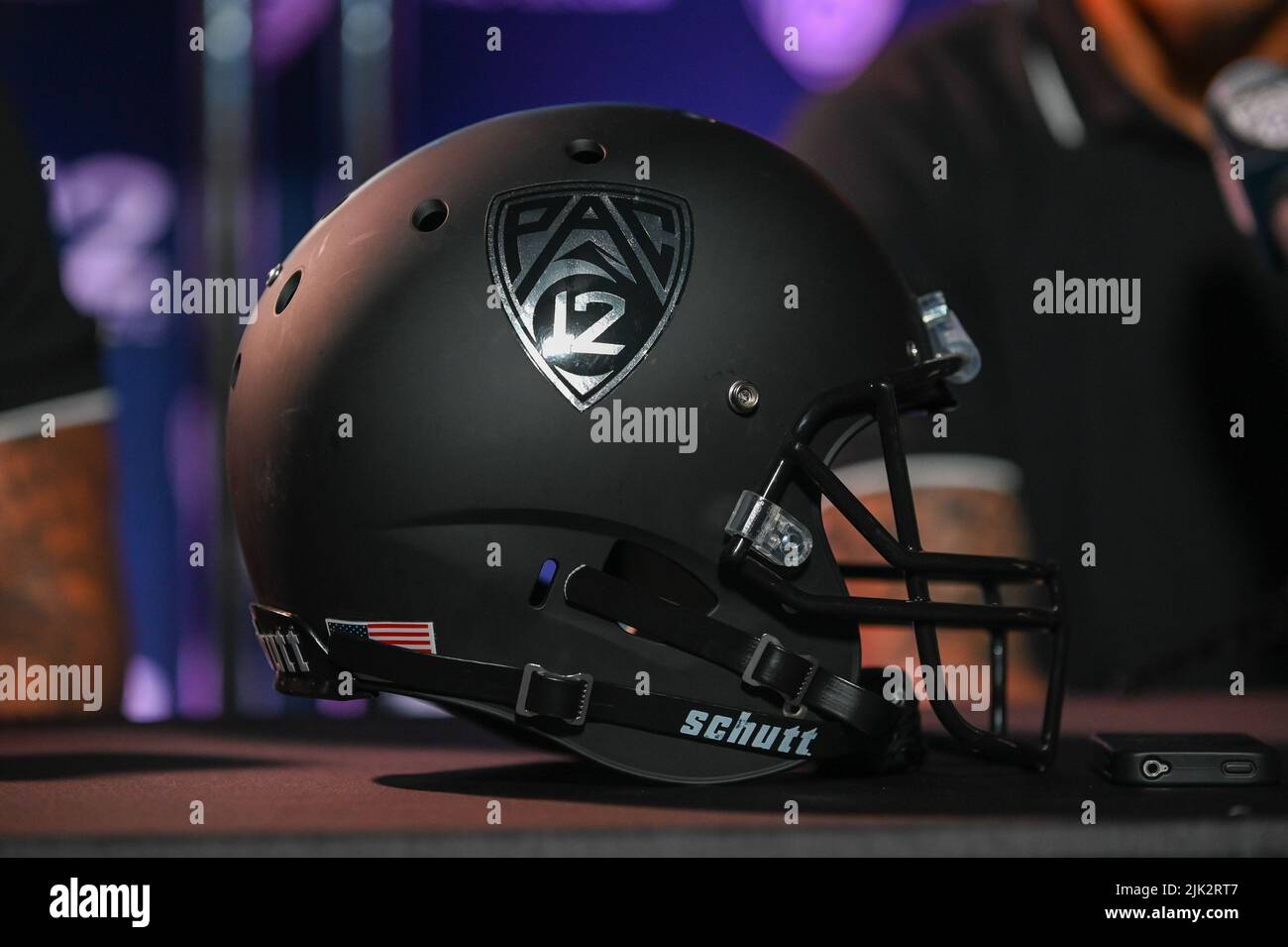 Schutt football helmet hi-res stock photography and images - Alamy