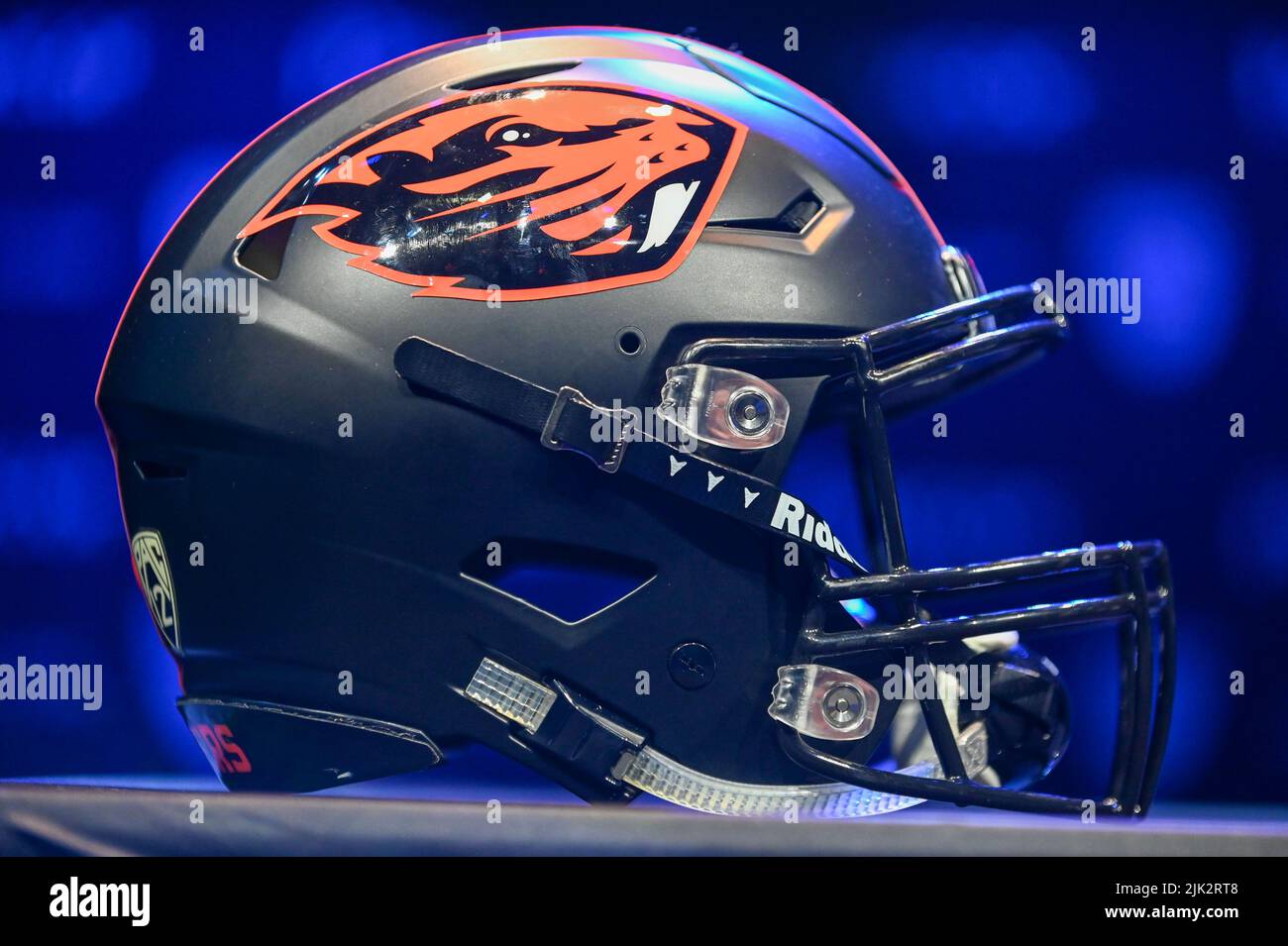 Riddell helmet hi-res stock photography and images - Alamy