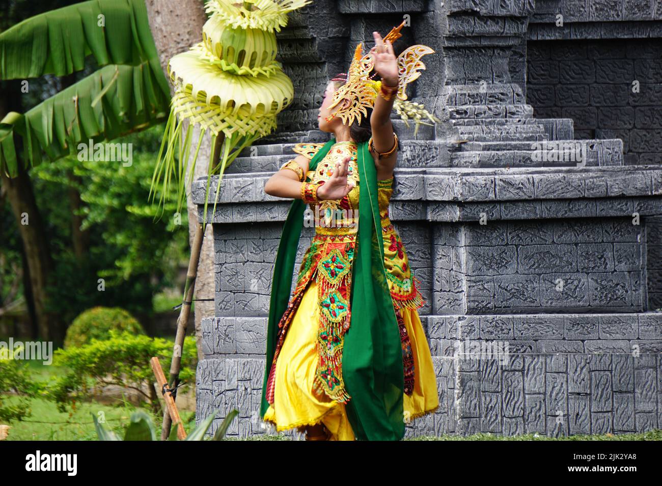 Tari kenyo hi-res stock photography and images - Alamy