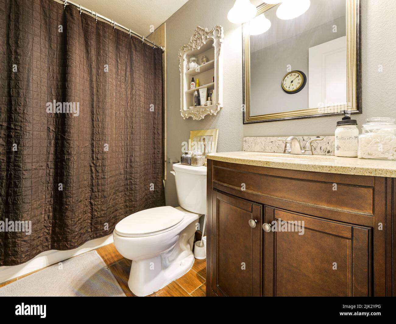 Modern residential bathroom interior Stock Photo - Alamy