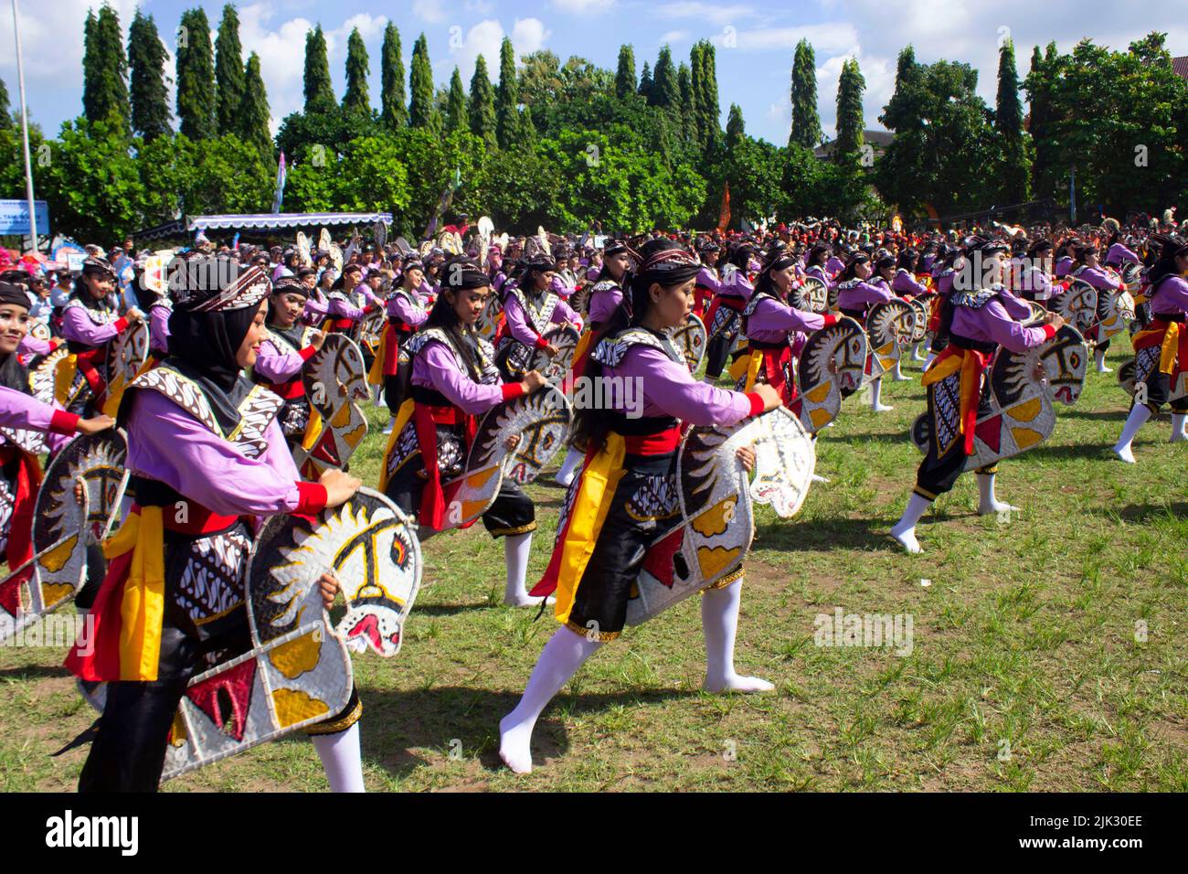 "Yogyakarta, Indonesia - May 2, 2019, breaking jathilan dancing (tari ...
