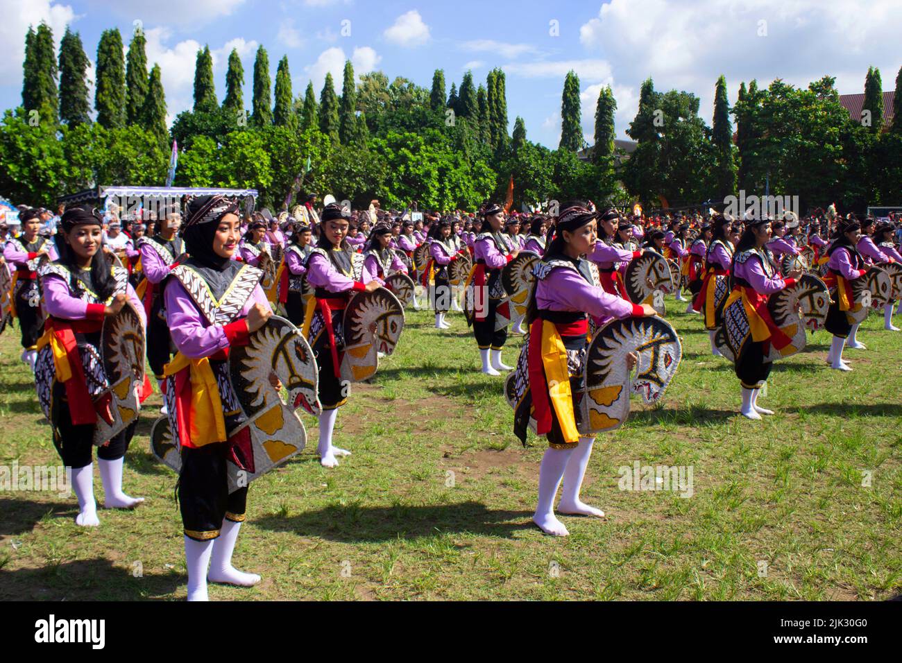 "Yogyakarta, Indonesia - May 2, 2019, breaking jathilan dancing (tari ...