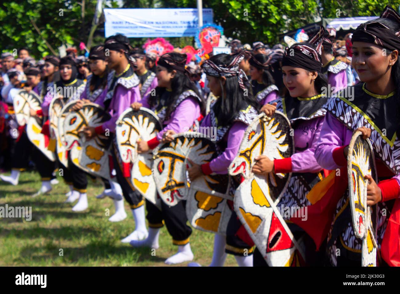 Tari jathilan hi-res stock photography and images - Alamy