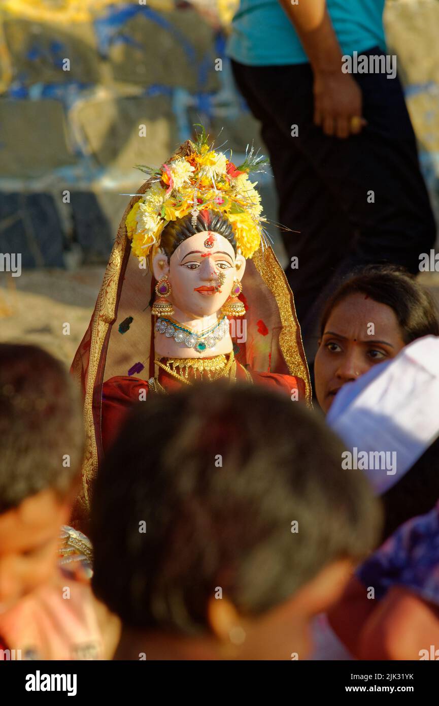 Hindu goddess gauri hi-res stock photography and images - Alamy