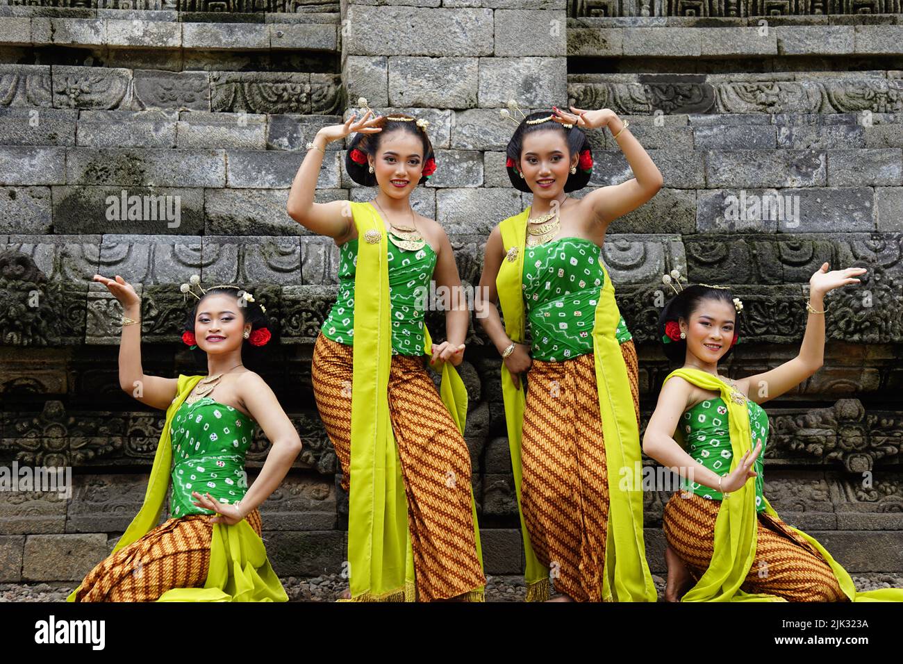 Kemben hi-res stock photography and images - Alamy