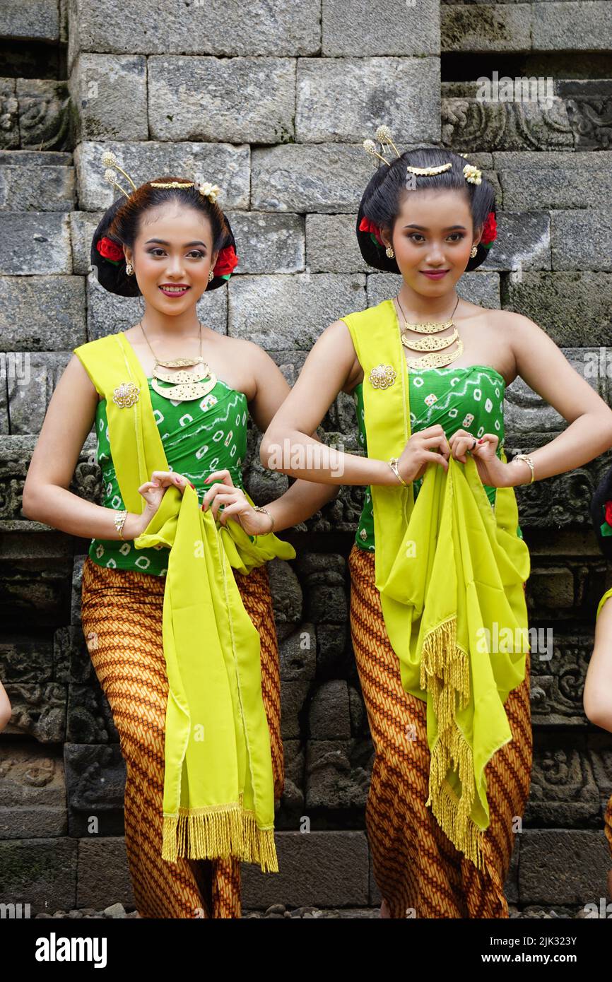Indonesia Traditional Clothes