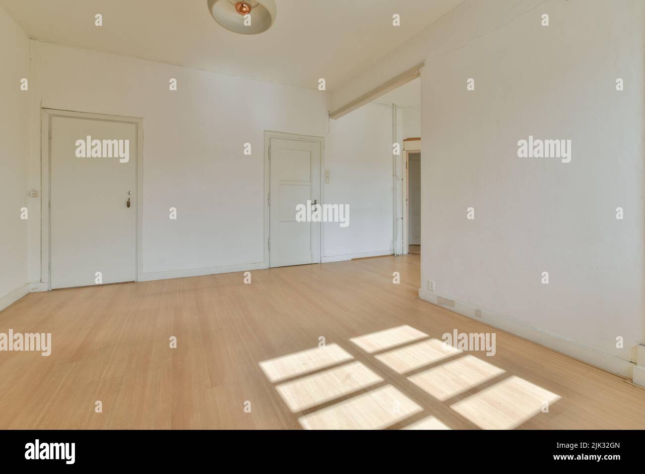 A cozy and spacious empty room in a luxury house Stock Photo - Alamy