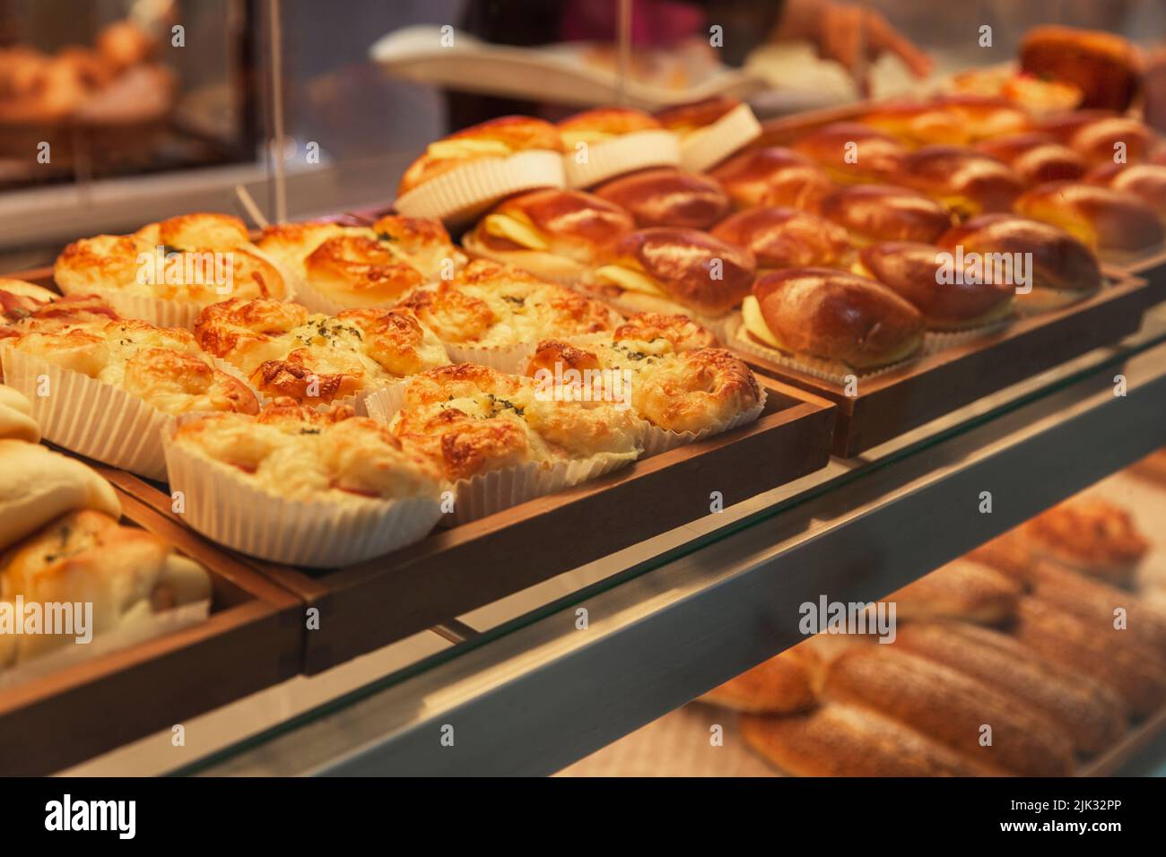 Baker bread show hi-res stock photography and images - Alamy