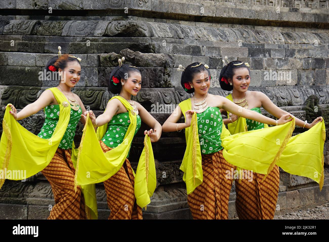 Kemben hi-res stock photography and images - Alamy