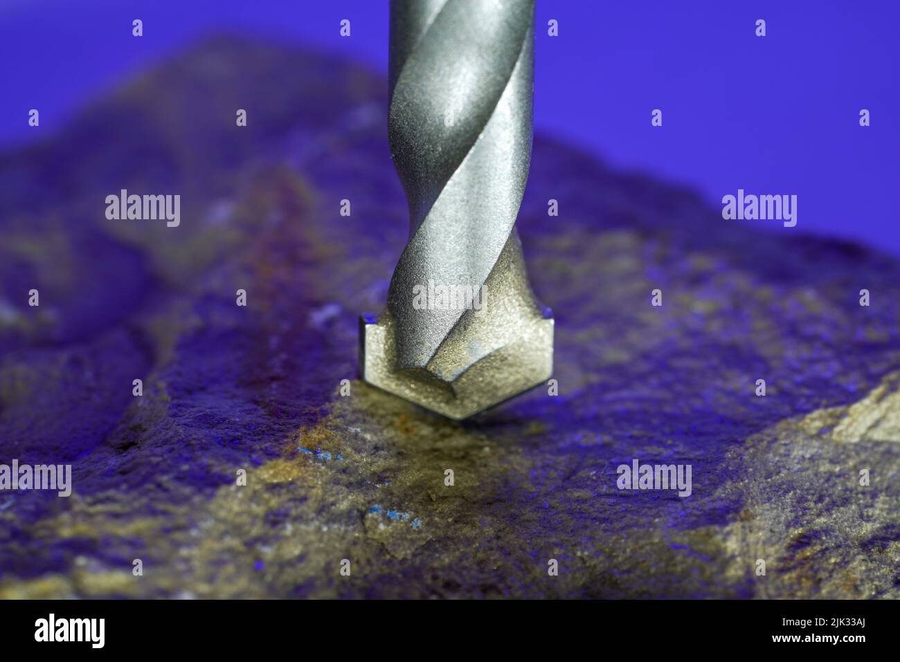 Stone drill with point for drilling in natural stone and concrete ...