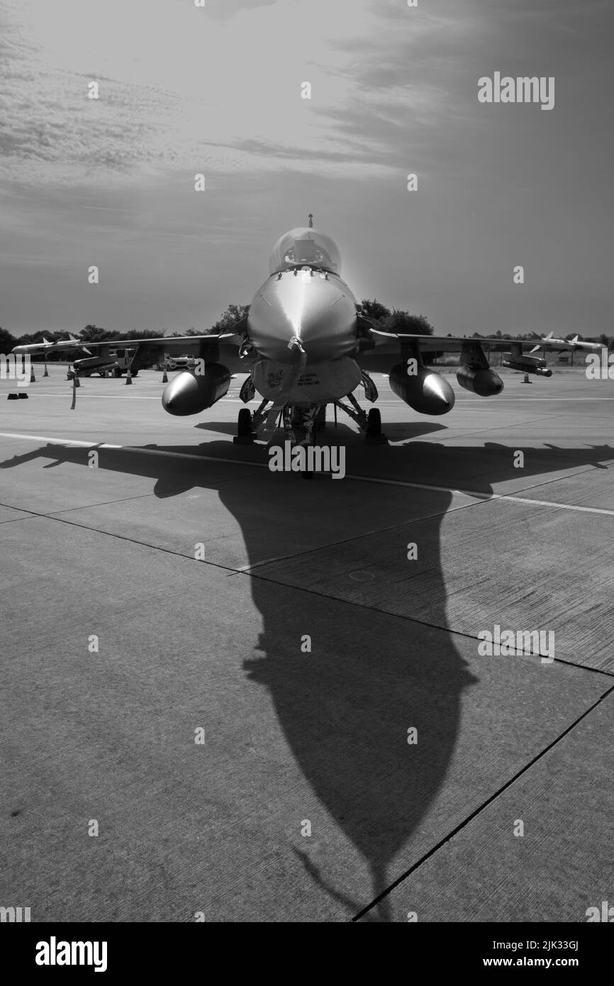 Aircraft sun Black and White Stock Photos & Images - Alamy