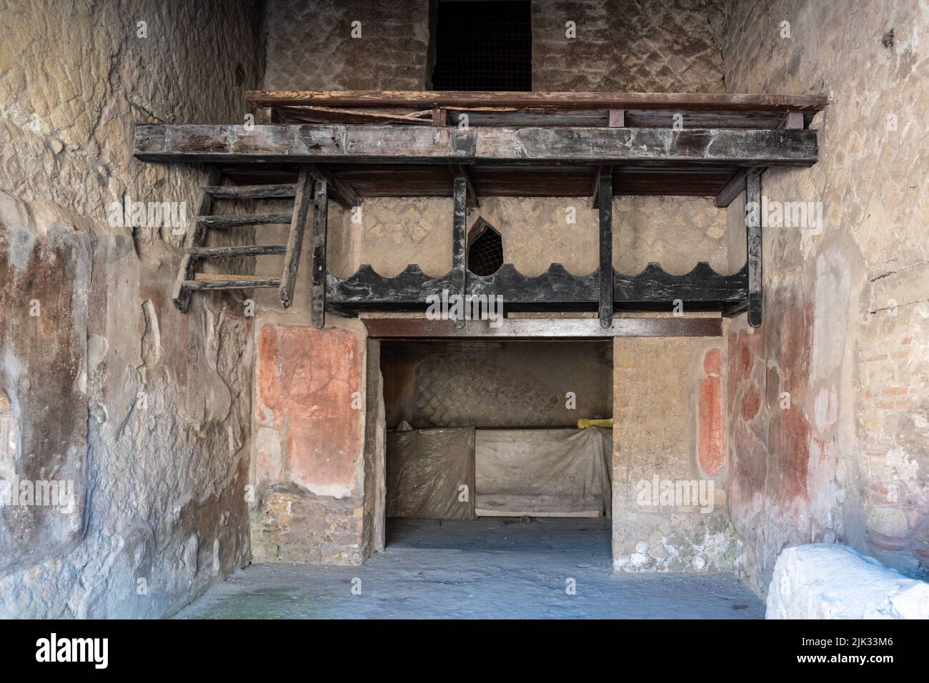 Derelict house shop interior hi-res stock photography and images - Alamy