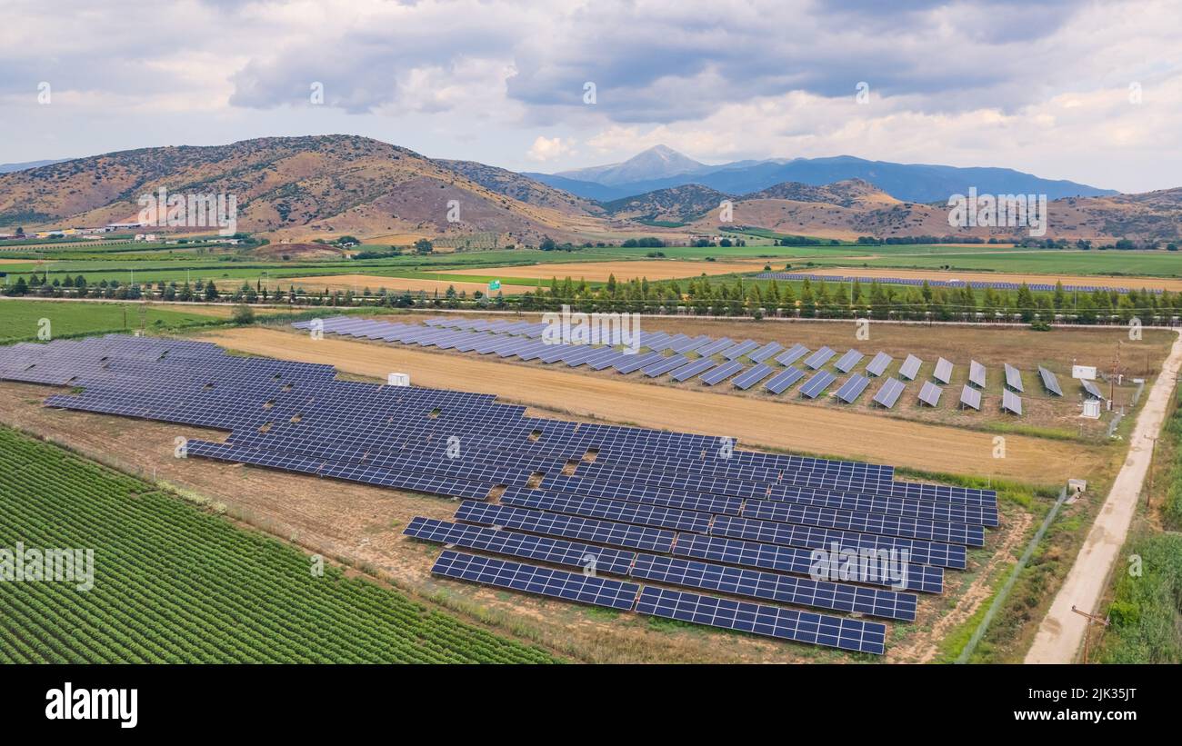 Solar panel cell hi-res stock photography and images - Alamy