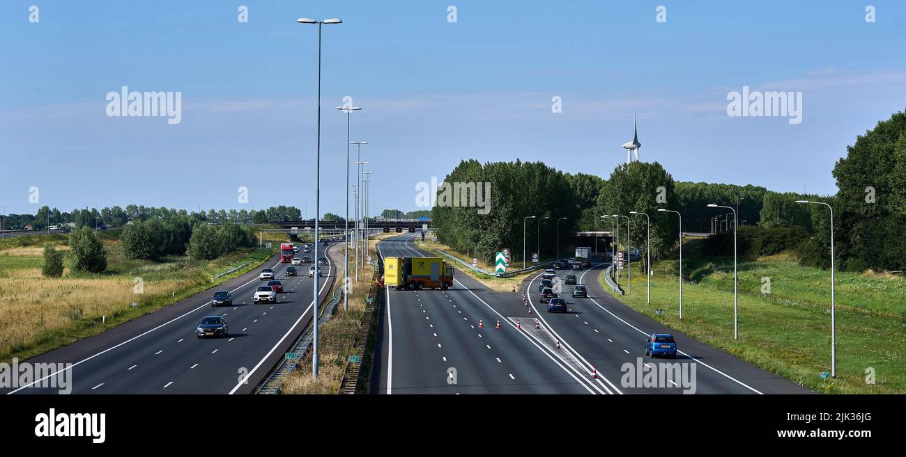 2022-07-30 09:42:10 BURGERVEEN - A4 due to intersection with A44 ANP ...