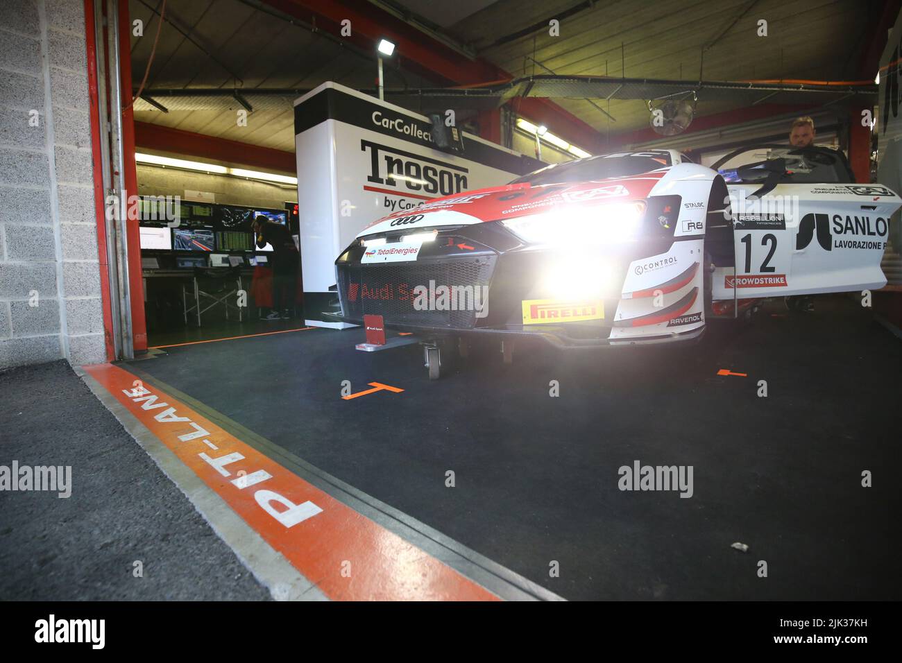 Pit-Lane,Audi Sport Team Tresor,Audi R8 LMS evo II GT3 Stock Photo - Alamy