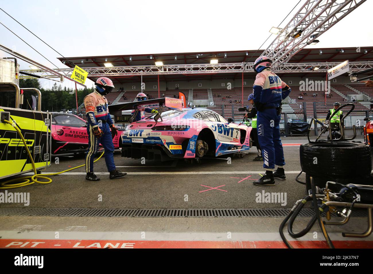 Mercedes amg gt3 2022 hi-res stock photography and images - Alamy